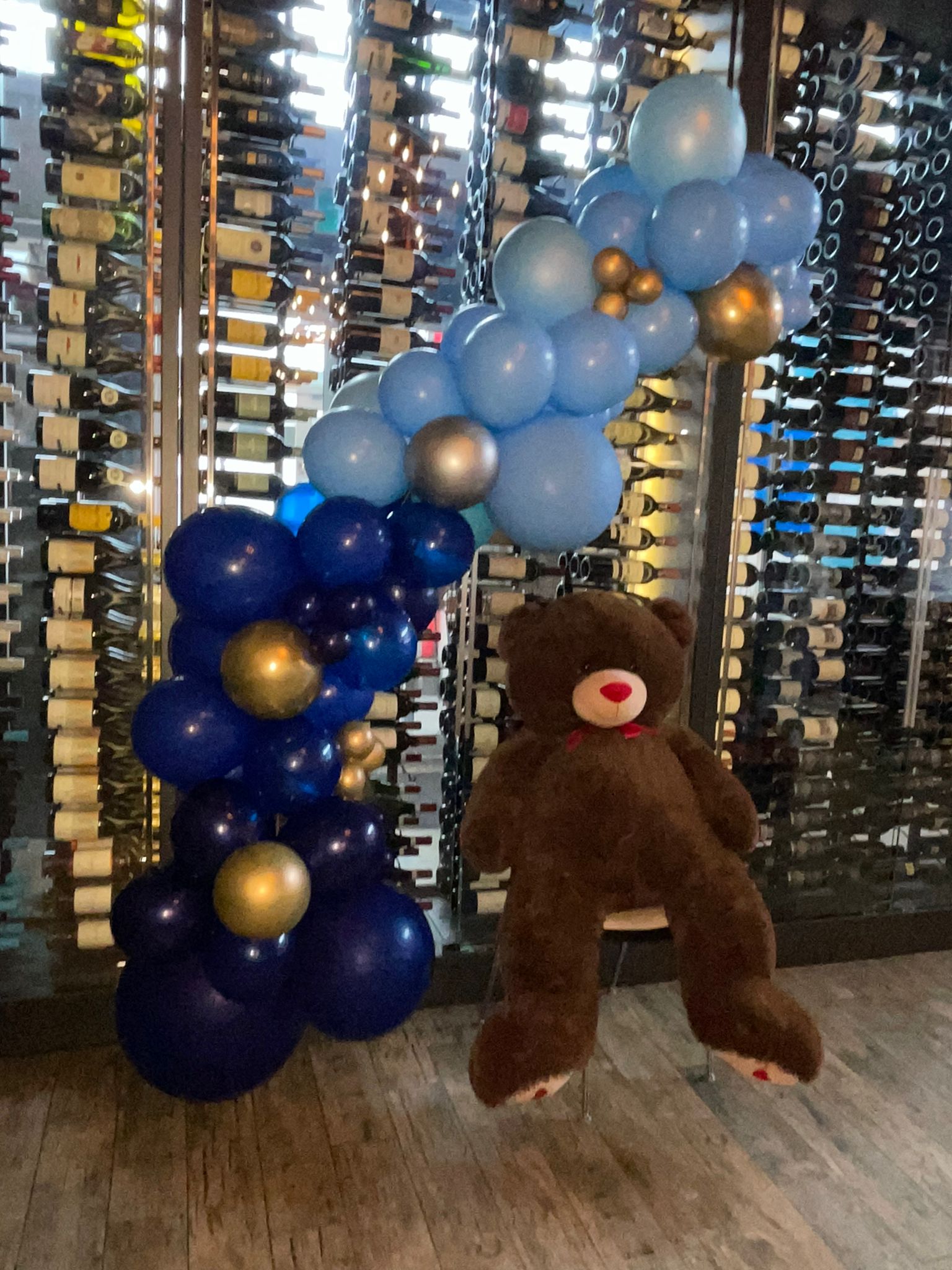 Balloon Delivery Service | Lux Booth Canada