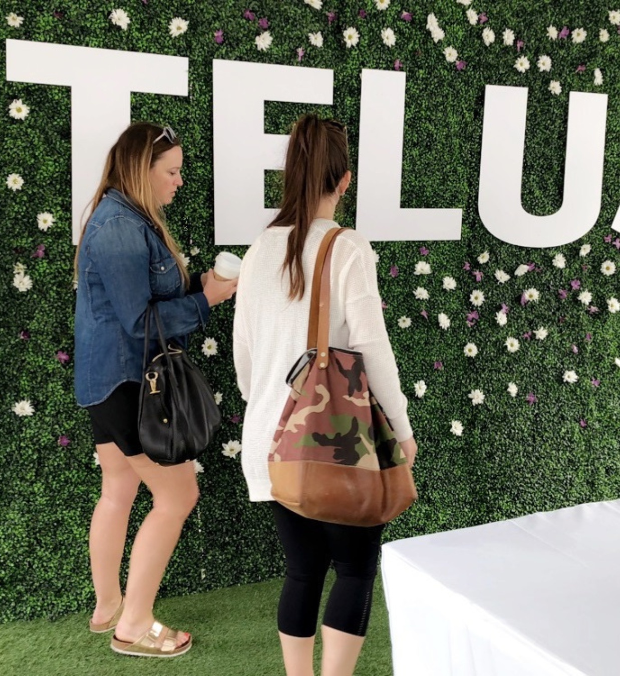 Green Boxwood 8x24 | Lux Booth Canada