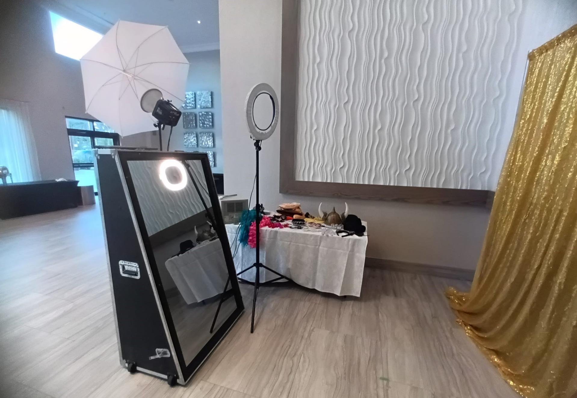 Brantford Mirror Photo Booth Selfie Booth | Lux Booth Canada